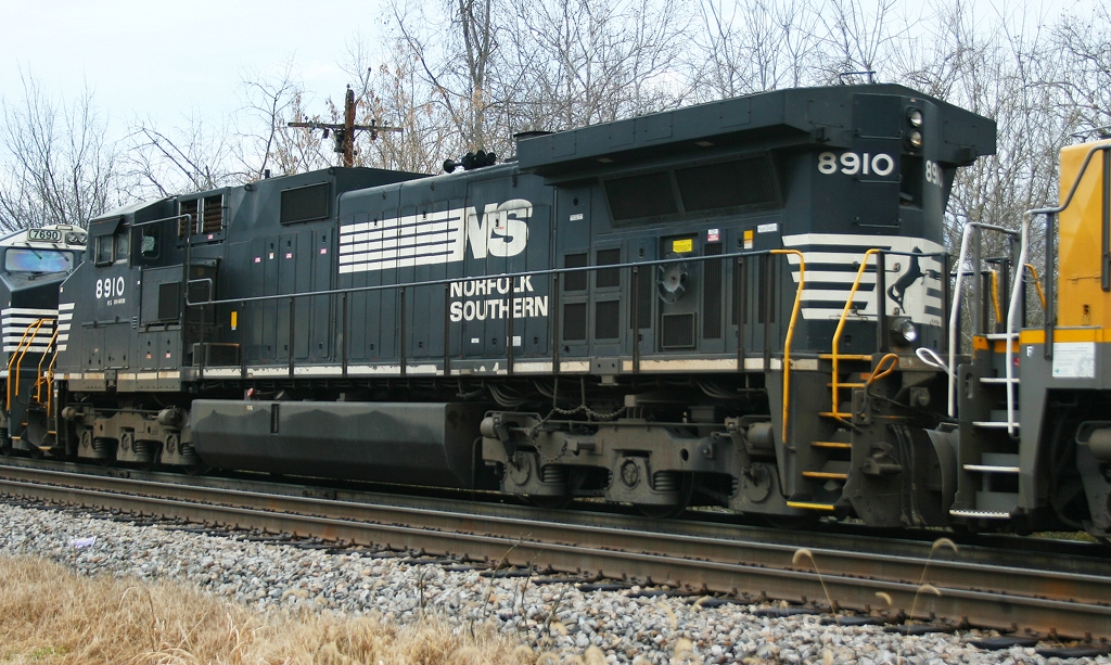NS 8910